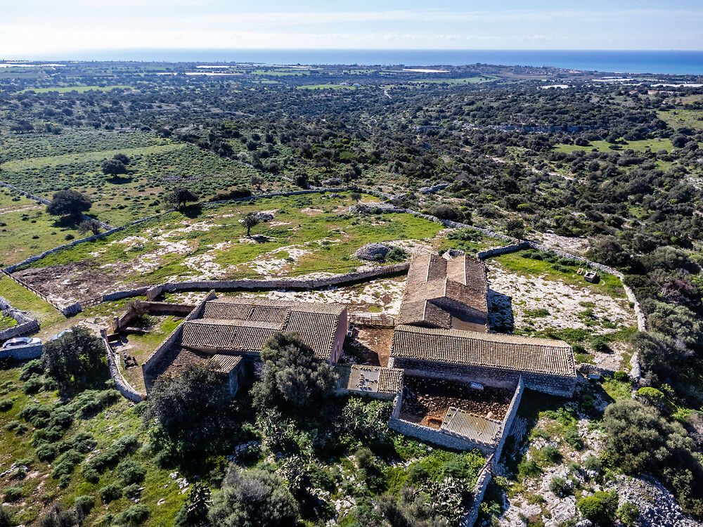 Antico casale vista mare tra Modica e Marina di Modica